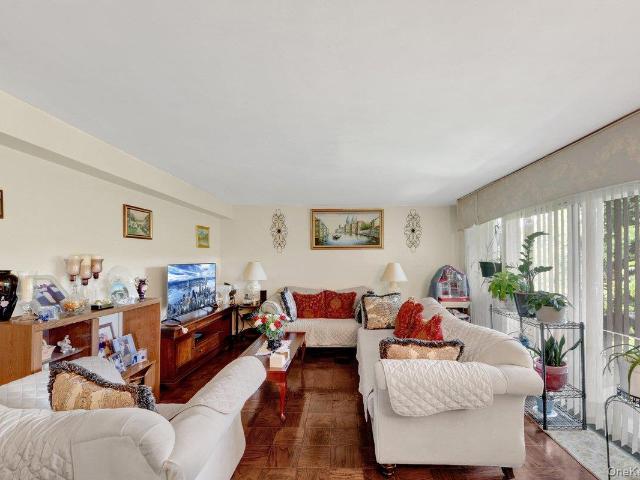 51 Lorraine Terrace 224