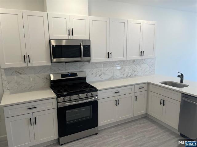 51 Main Street # 201