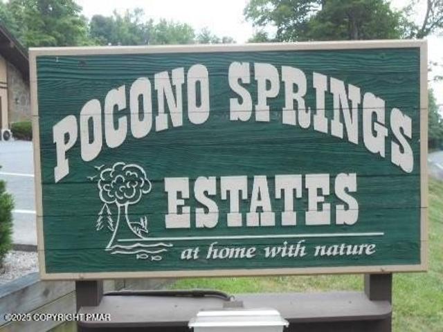 51 Middle Ridge Dr, Sterling, PA 18463