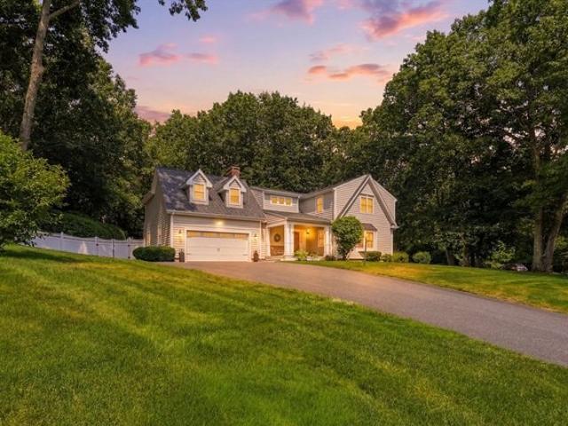 51 Mohawk Dr, Longmeadow, MA 01106
