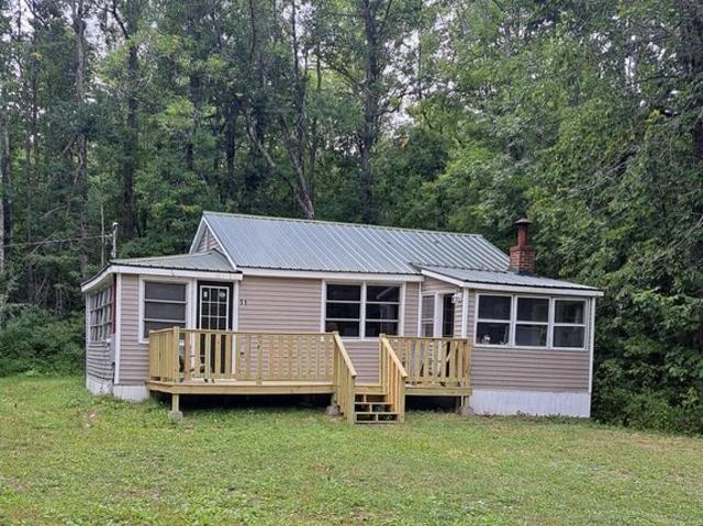 51 N Vigue Shore Rd, Albion, ME 04910