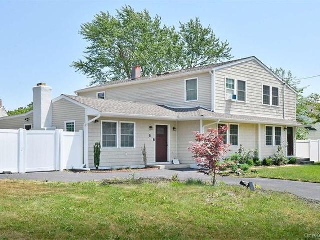 51 Newton Ave, Selden, NY 11784