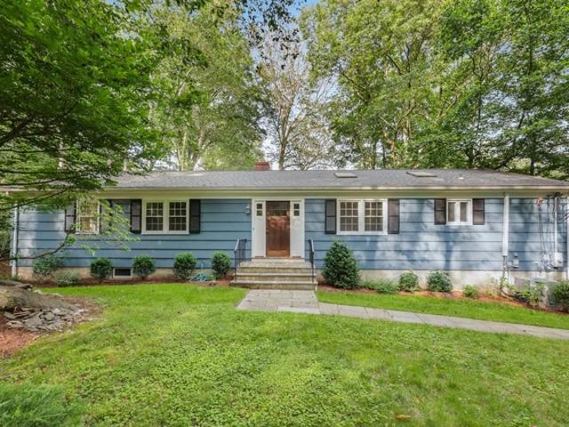 51 Northwood Ln, Stamford, CT 06903