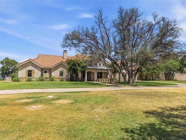 51 Oak Hill Cir, Brownwood, TX 76801