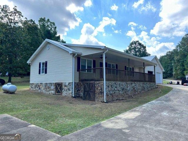 51 Perry Ln, Buchanan, GA 30113