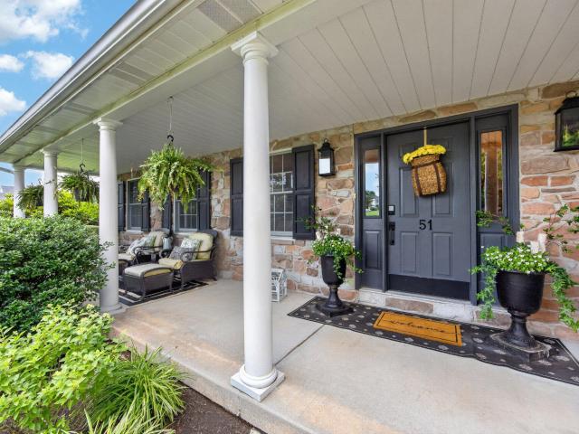 51 Ramblewood Drive