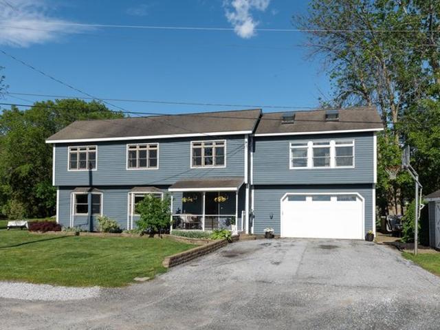 51 Rice Rd, Saint Albans Town, VT 05478