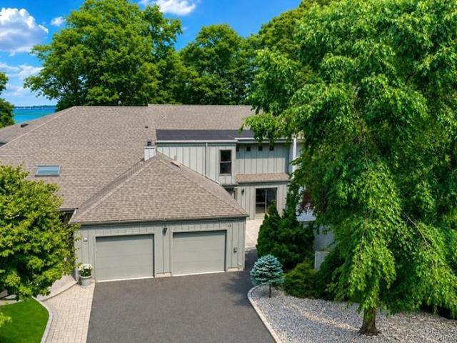 51 Rockledge Path, Port Jefferson, NY 11777