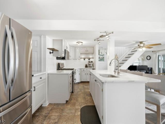 51 S. Lakeside Avenue