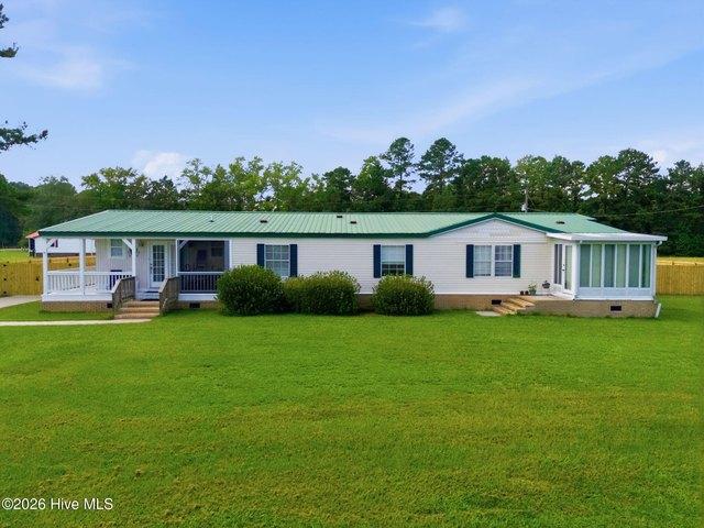 51 Shaw Rd, Riegelwood, NC 28456