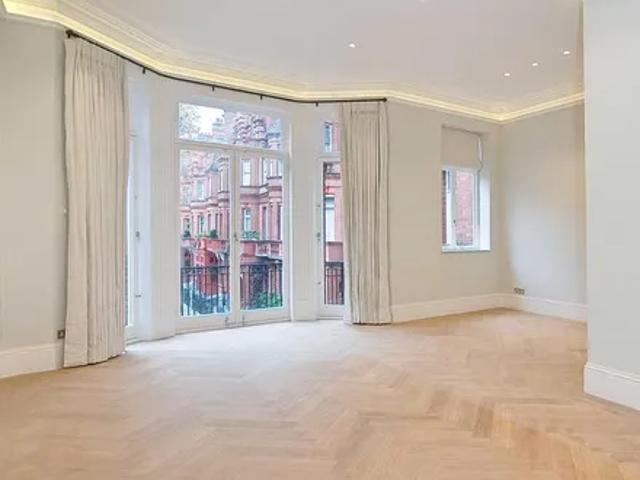 51 Sloane Gardens, London, SW1W 8DJ, United Kingdom | 3 bed apartment for rent #122909430 | Rentberry