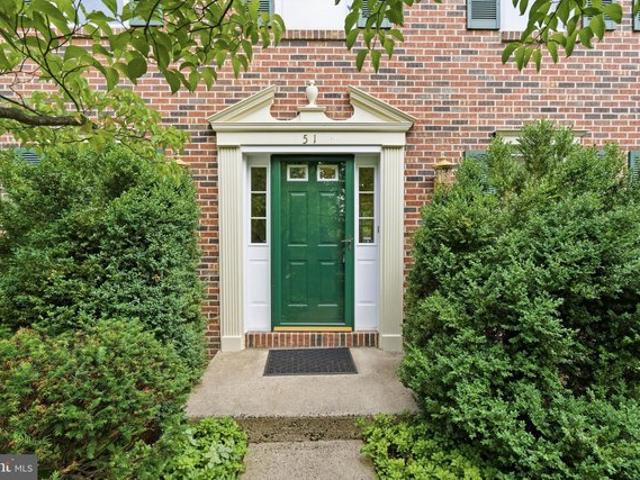 51 Snapdragon Dr, Newtown, PA 18940