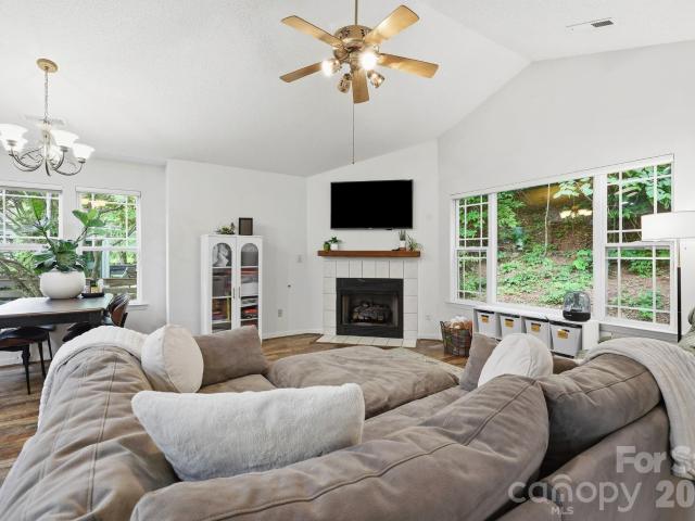 51 Sunview Circle