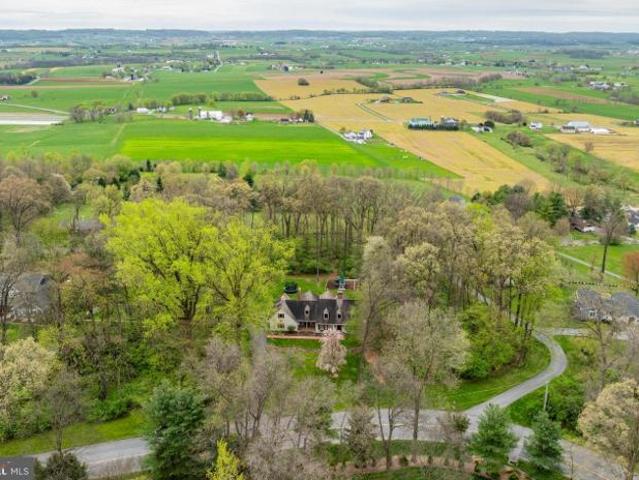 5204 Dogwood Dr, New Holland, PA 17557