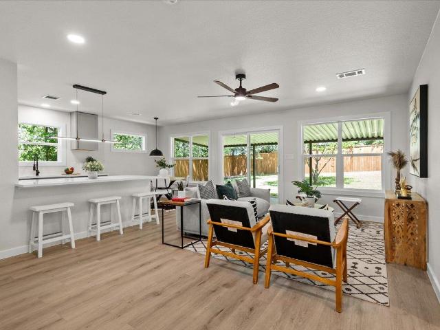 5204 Emerald Forest Dr