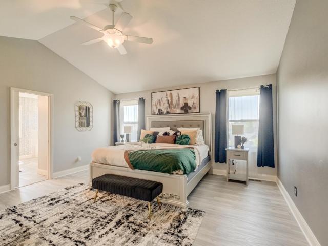5204 Porchlight Bay