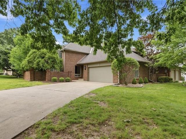 5204 W 112th St, Leawood, KS 66211
