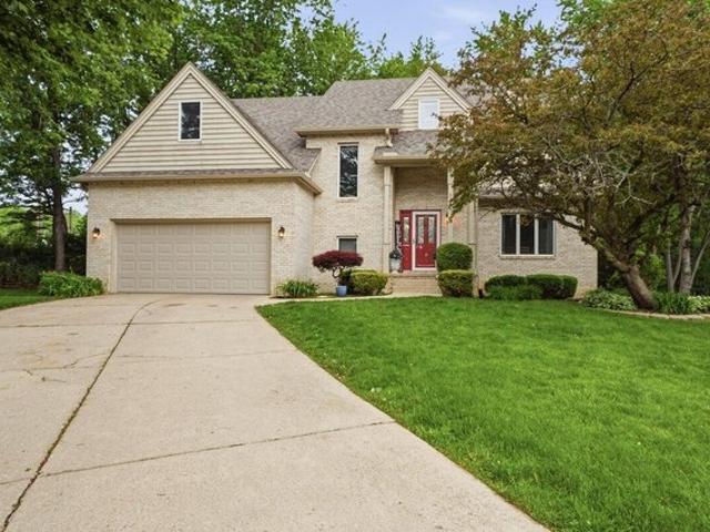 5204 Woodmere Ct, Valparaiso, IN 46383