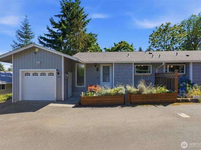 5204 65th Ave W, University Place, WA 98467