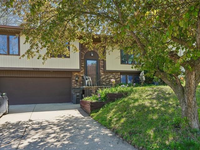 5205 SE 8th St, Des Moines, IA 50315