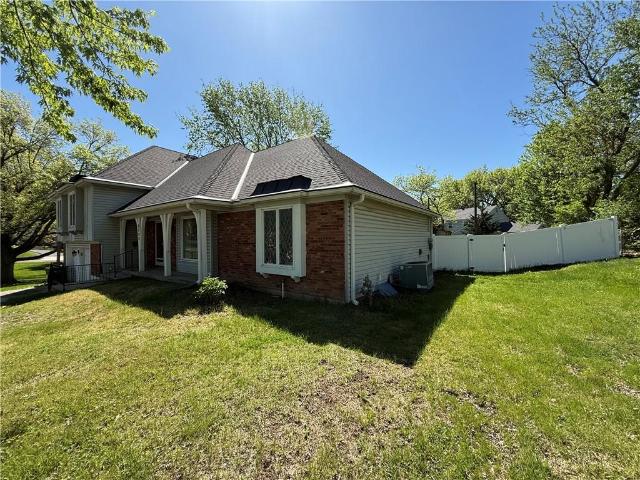 5205 W 99th St, Overland Park, KS 66207 | MLS #2617 | Compass