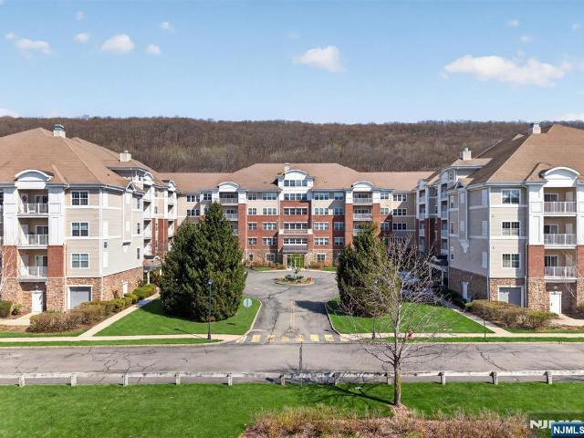 5205 Warrens Way, Unit 205, Wanaque, NJ 07465 | MLS #26011 | Compass