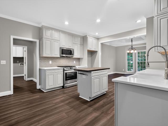 5206 Oakbrook Drive