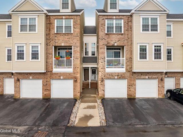 5206 Admirals Walk Dr, Cohoes, NY 12047