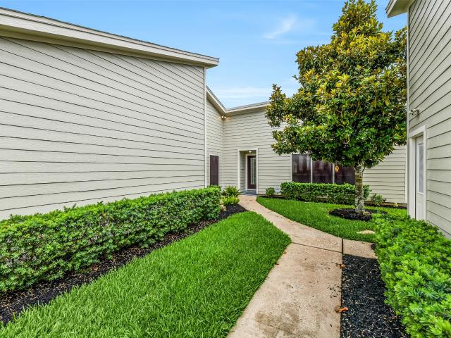 5206 Appleblossom Lane