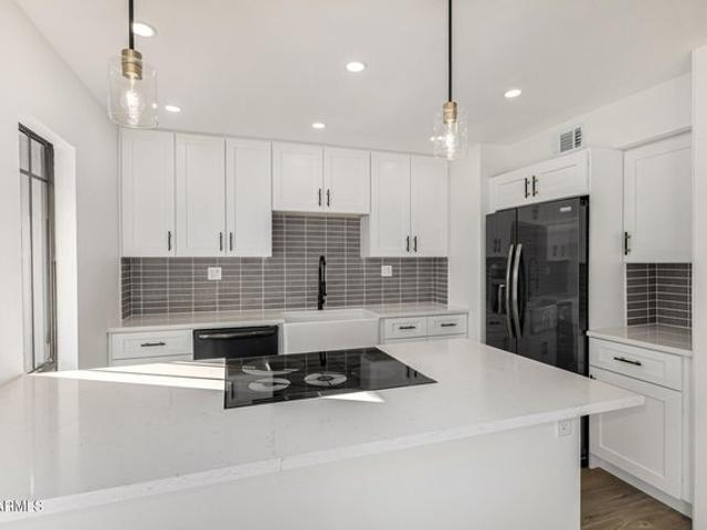 5207 N 24th St Apt 201, Phoenix, AZ 85016