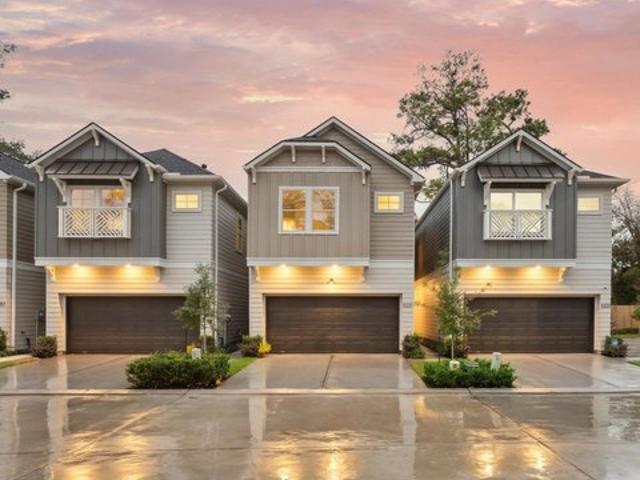 5207 Amber Sunrise Dr, Houston, TX 77018