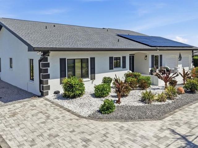 5207 Bay State Rd, Palmetto, FL 34221