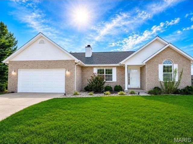 5207 Loyola Ct, Fairview Heights, IL 62208