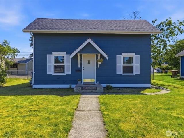 5207 S Oakes St, Tacoma, WA 98409