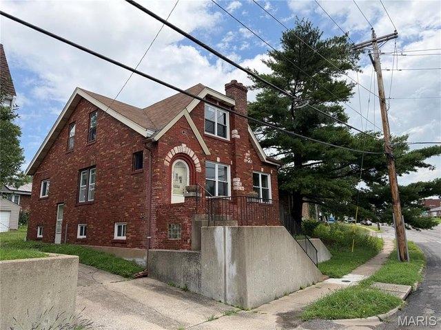 5207 Weber Rd, Affton, MO 63123