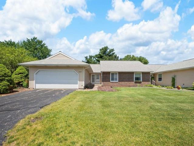 52085 Contour Pl, South Bend, IN 46637