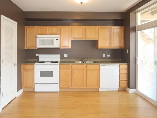 5208 N Sawyer Avenue # 1