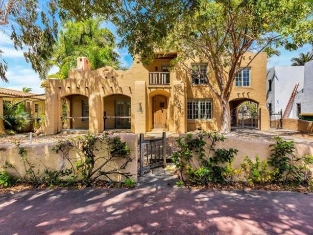 5208 Alton Rd, Miami Beach, FL 33140