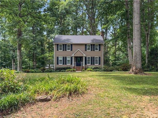 5208 Bridge Pointe Dr, Clemmons, NC 27012