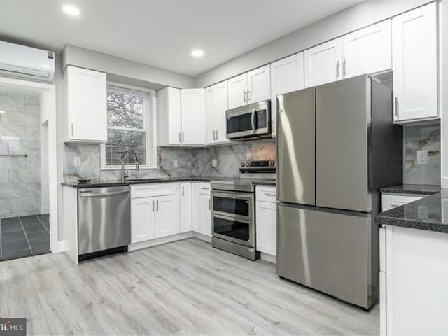5208 Glenloch St, Philadelphia, PA 19124