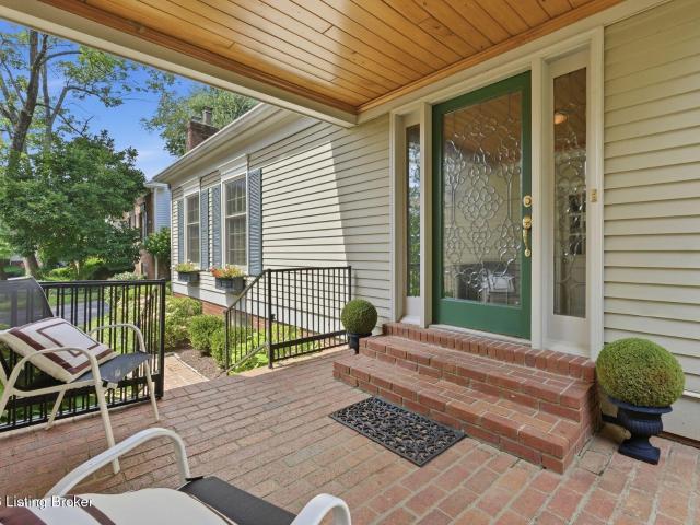 5208 Indian Woods Ct