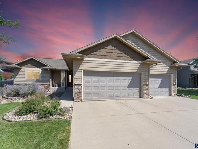 5208 S Breezeway Ave, Sioux Falls, SD 57108