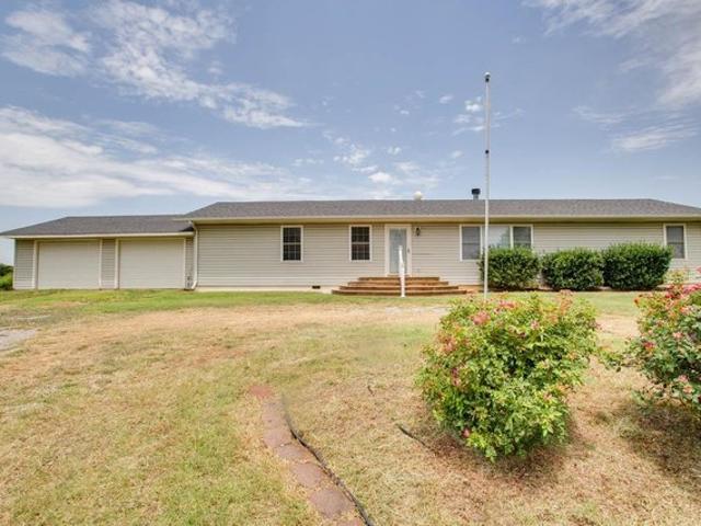 5208 S Leona Mitchell Blvd, Enid, OK 73701