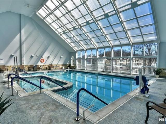 5208 Veterans Dr, Rockaway, NJ 07885