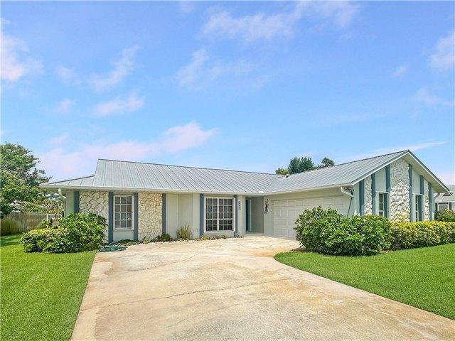 5209 Eagle Dr, Fort Pierce, FL 34951