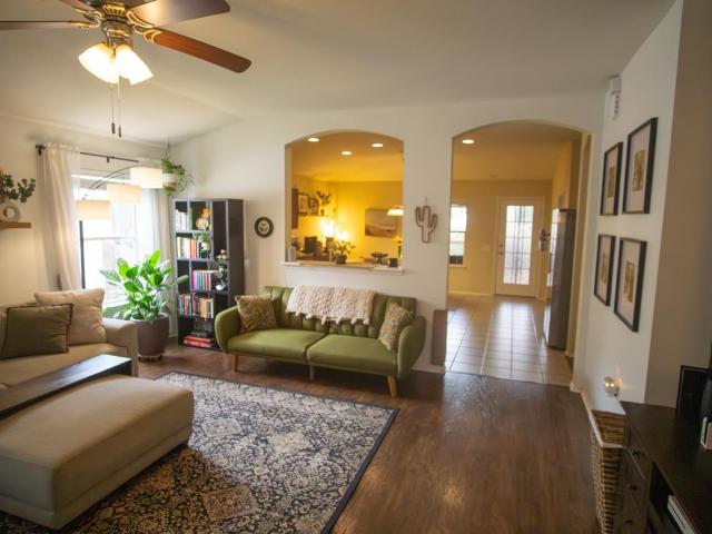 5209 English Glade Dr