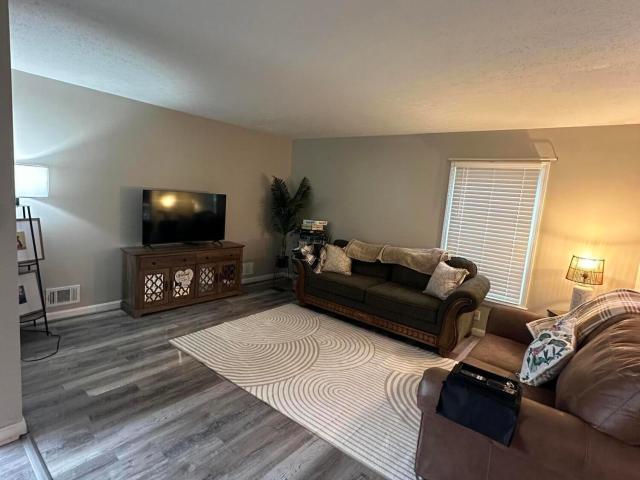 5209 Fisherman Ct