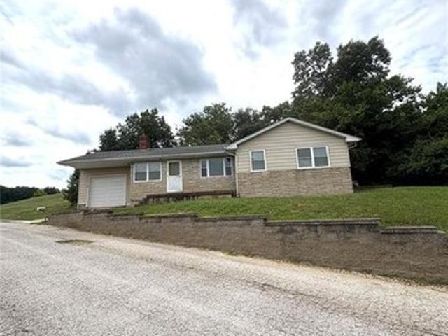 5209 Lakewood Spur Dr, Imperial, MO 63052