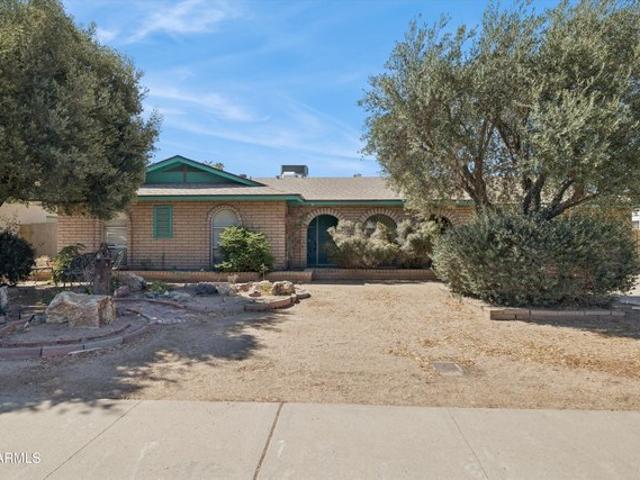 5209 W Las Palmaritas Dr, Glendale, AZ 85302