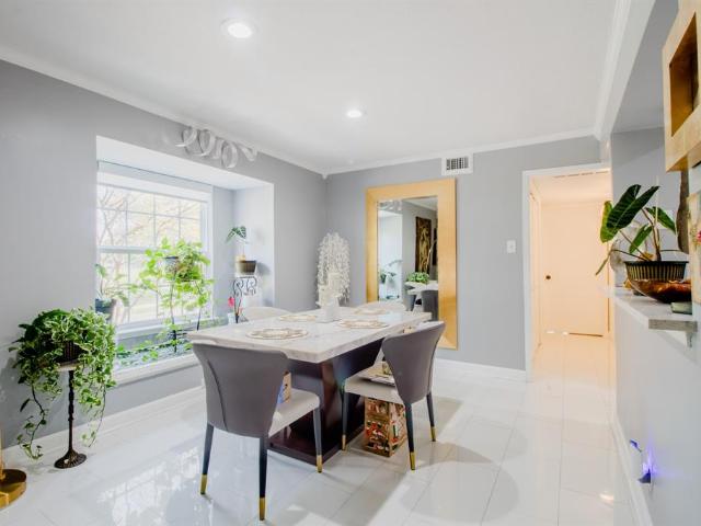 5200 Martel Avenue # 6A